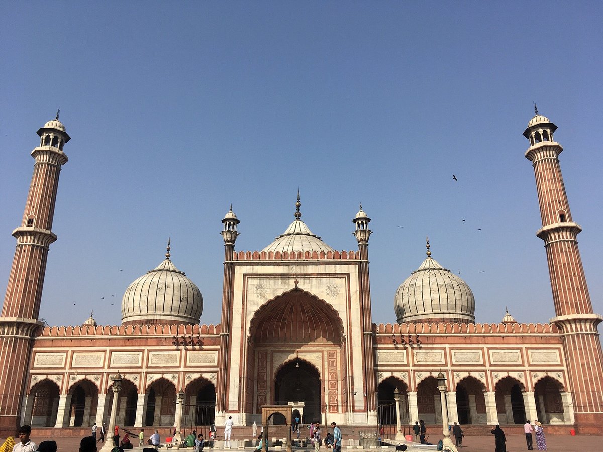 Single entry of girls in Jama Masjid banned - Latest and Trending News ...